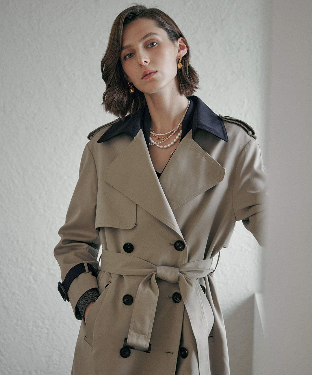 퀸잇 - [M.GRAF] 클래식 더블 브레스티드 배색 트렌치코트