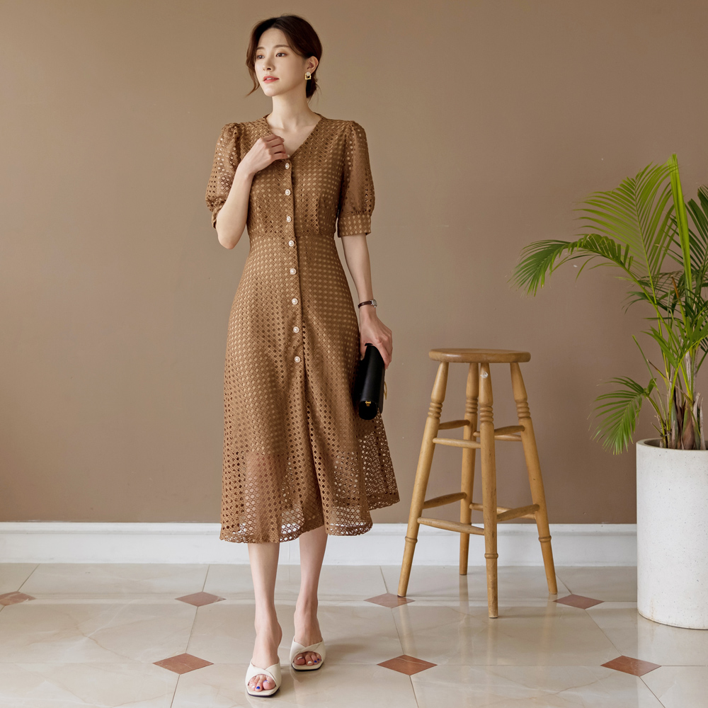 퀸잇 - (~XXL까지) 시나몬 펀칭 레이스 원피스